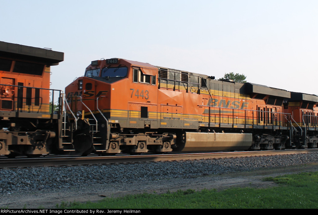 BNSF 7443 (1)